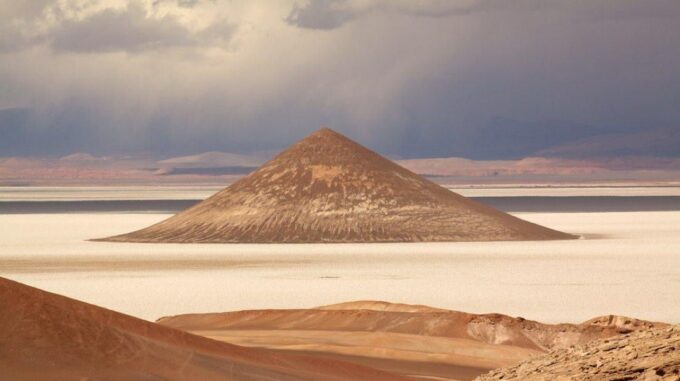 El cono natural más perfecto del planeta es esta misteriosa pirámide ...