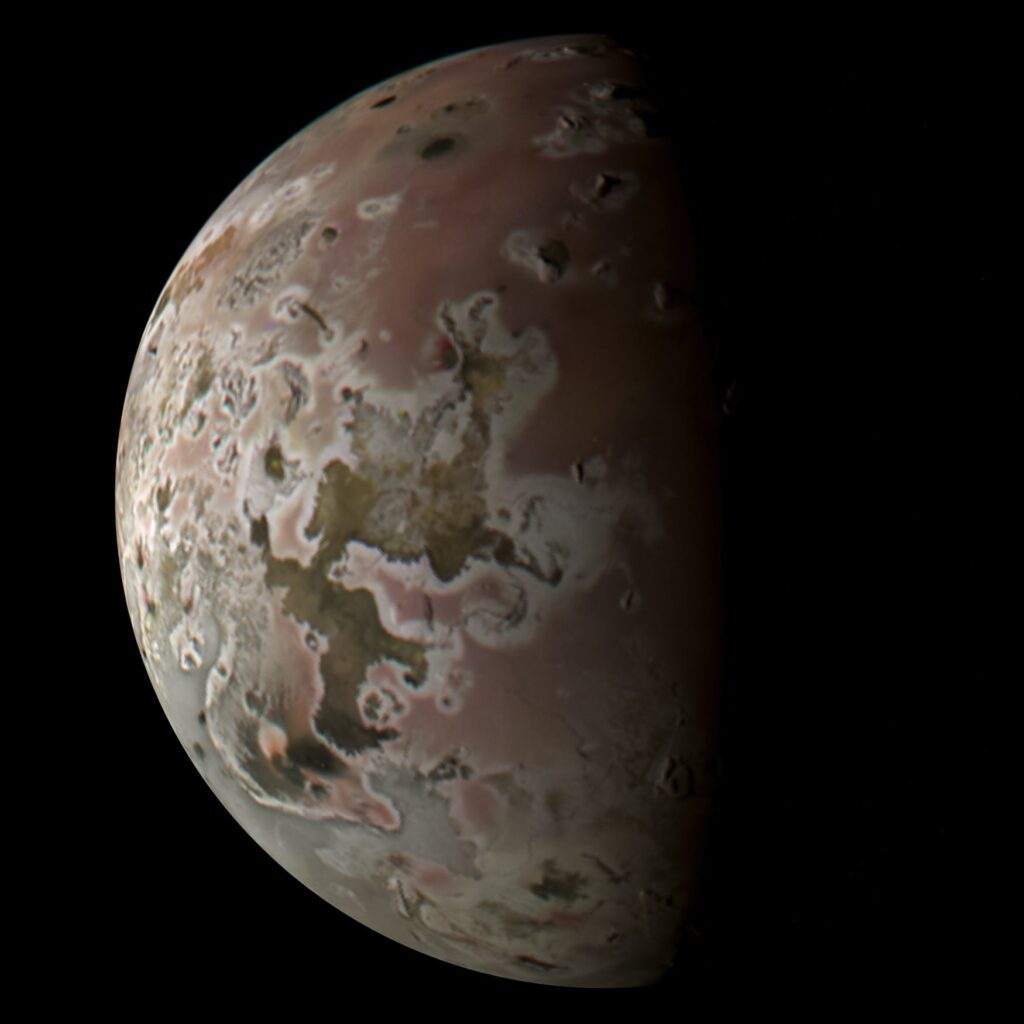Juno de la NASA revela el paisaje infernal de la luna Io de Júpiter en ...