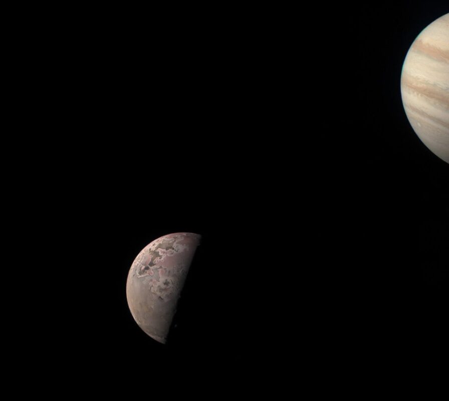 Juno de la NASA revela el paisaje infernal de la luna Io de Júpiter en ...