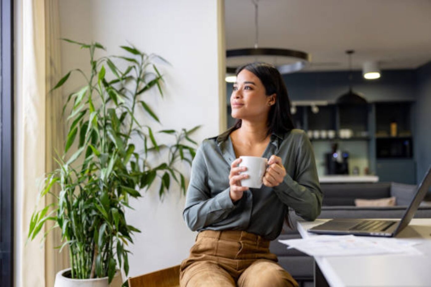 Cómo ser feliz en soledad: 5 claves para disfrutar de tu propia compañía