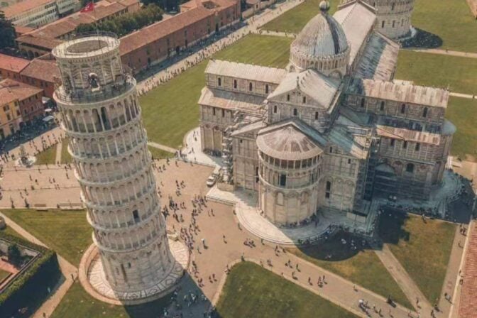 La Torre de Pisa en 2025: cuánto se inclina y por qué nunca deja de ...