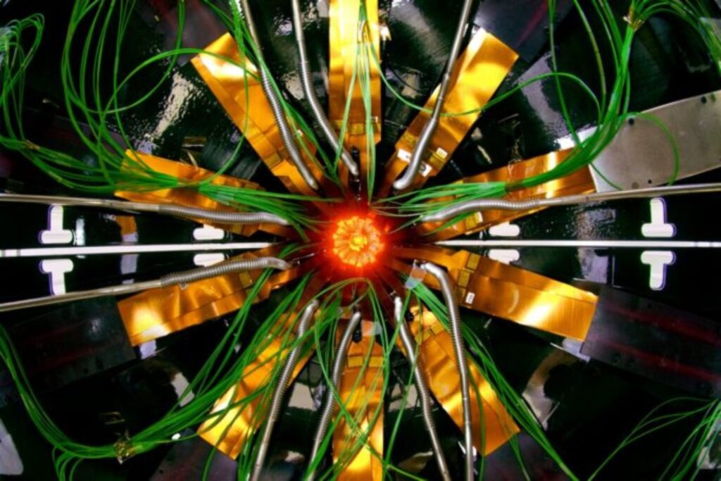 El CERN ha detectado una nueva partícula similar al protón pero cuatro ...